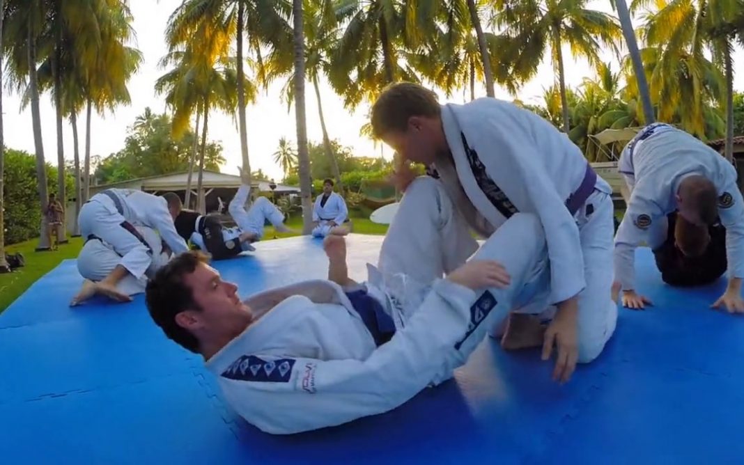 How To Roll In BJJ: Learn Valuable Lessons Every Time You Spar - BJJ World