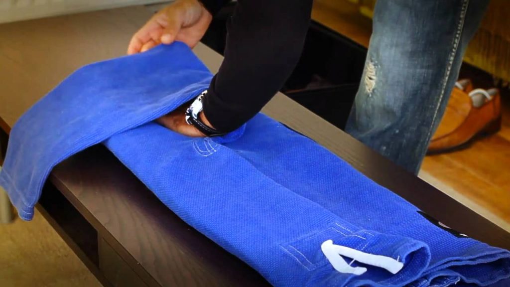 A Few Practical Ways To Fold And Carry Your BJJ Gi - BJJ World