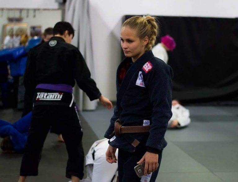 BJJ Hair: How To Deal With And Care For Long Hair In Grappling - BJJ World