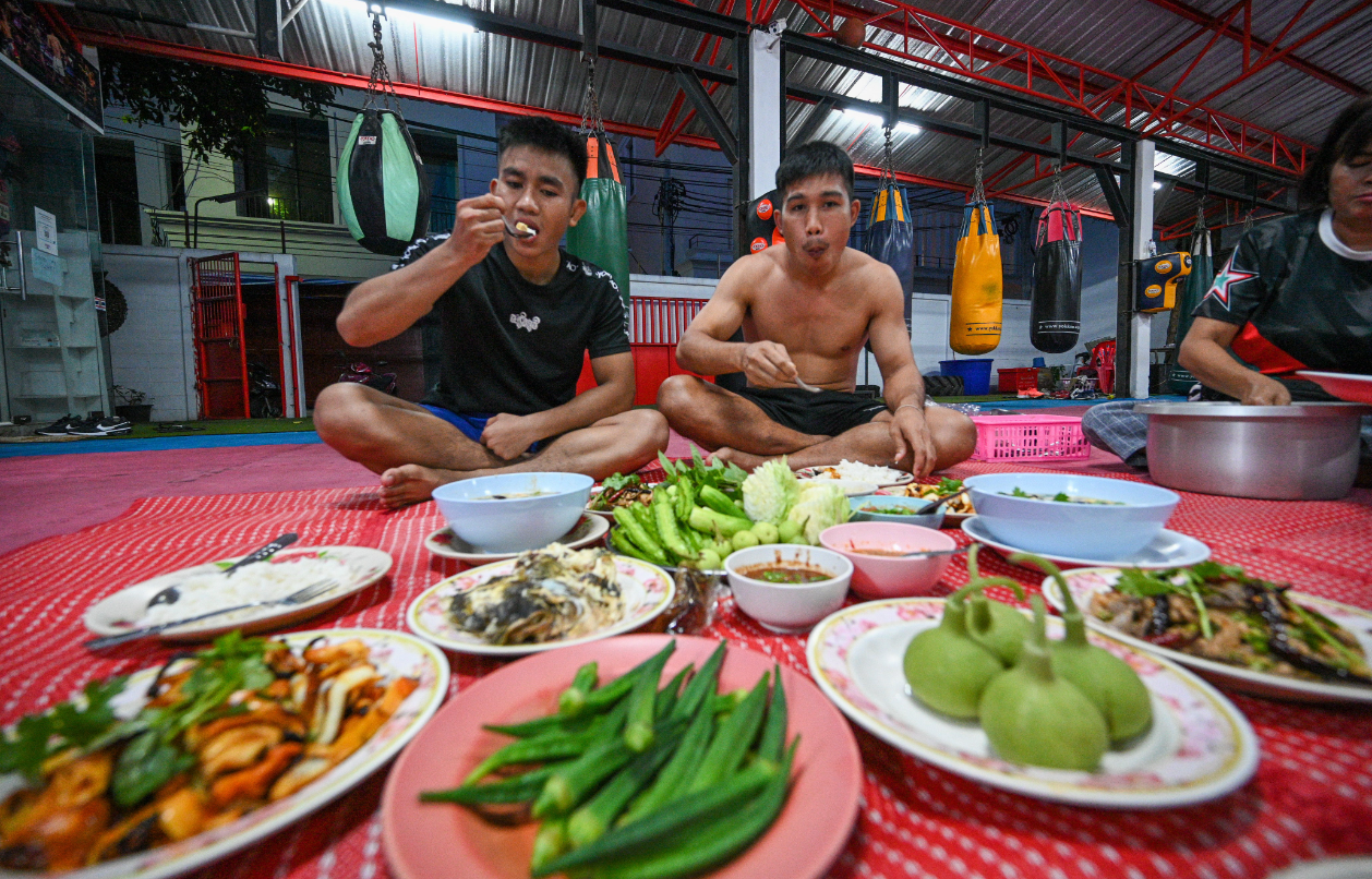 The Fighter Diet: What BJJ/MMA Fighters Eat to Lose Weight Quickly (and Safely) - BJJ World